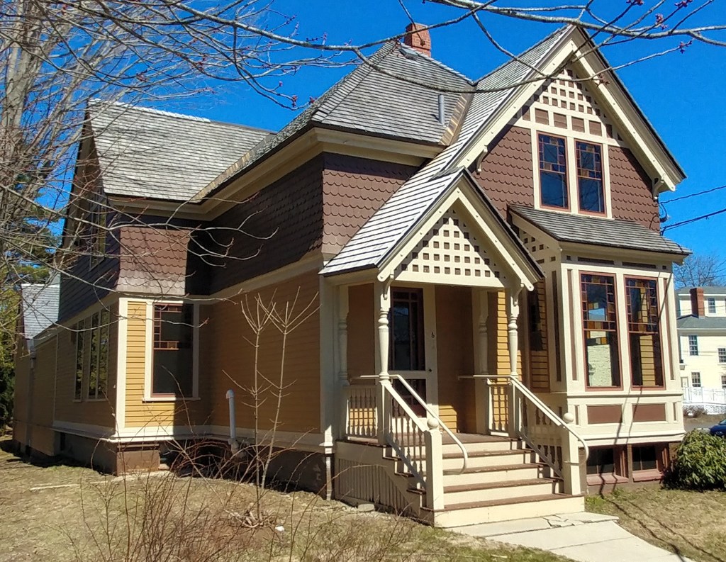 A Queen Anne Cottage in Original Colors - Your Historic House